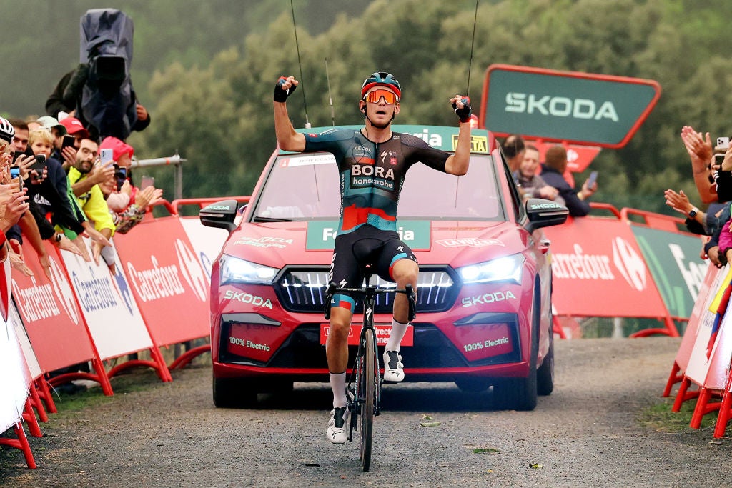 Vuelta a España stage 9: Sepp Kuss defends red, Lennard Kämna completes ...