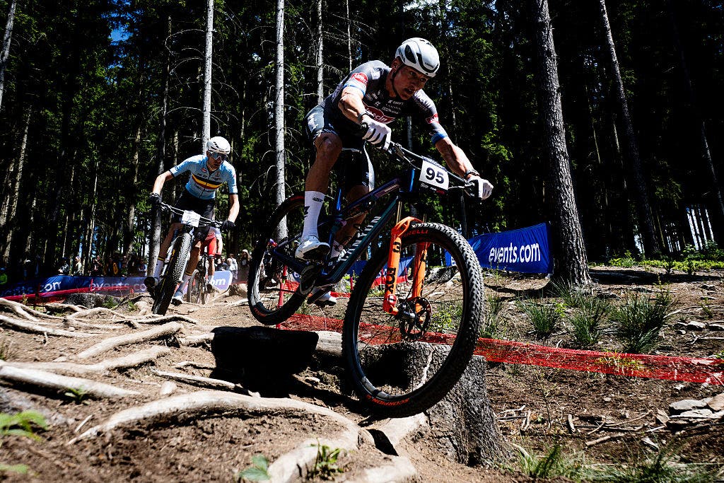 Porn withstand the weight the sole problem is that the road